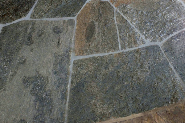 Flagstone Charcoal Quartzite Patio Pavers - Bourget Bros